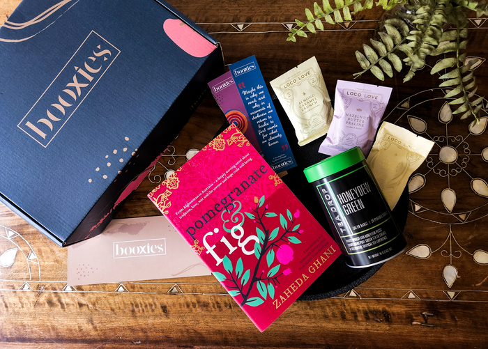 Christmas Gifts With Books | Festive Season Gifts For Book Lovers - Booxies